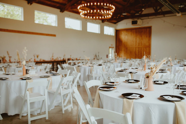 Your Guide To Banquet Table Sizes And Linens | Emerald Engagements
